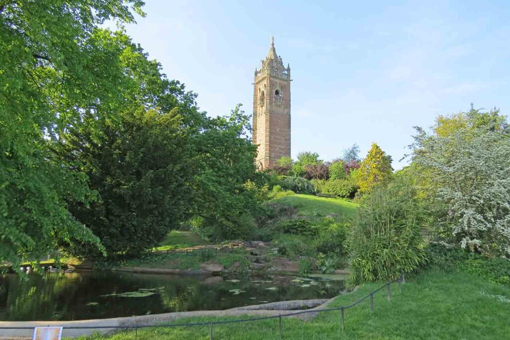 16 Tourist Places to Visit in Bristol - Top Things to Do & See in Bristol
