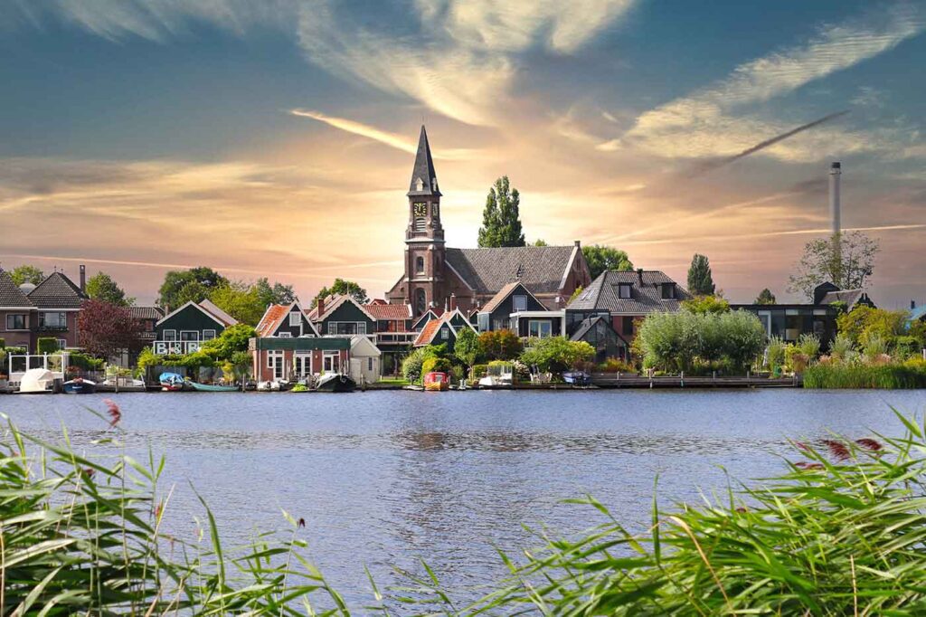 14 Things to Do in Volendam - Top Tourist Attractions in Volendam
